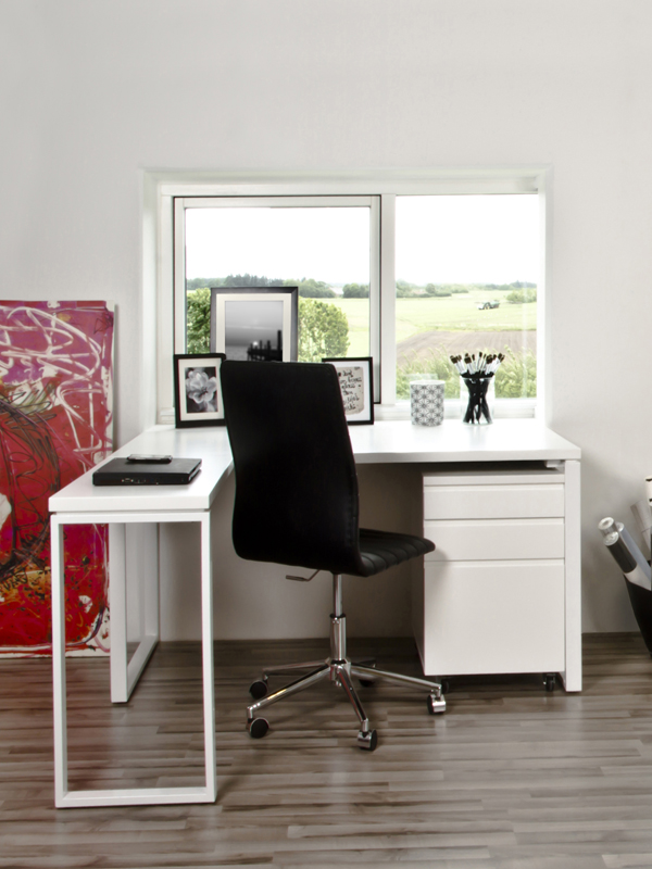 Pracovní židle ze syntetické kůže na kolečkách Wesley | DESIGN OUTLET Pracovní židle ze syntetické kůže na kolečkách Wesley | DESIGN OUTLET