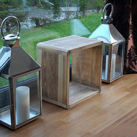 Konferenční stolek dřevěný Retro Cube 52x52 cm | DESIGN OUTLET