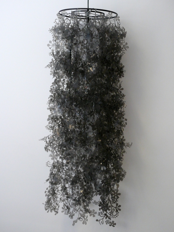 Luster závesný s kvetinovým motívom Flora, veľký | DESIGN OUTLET