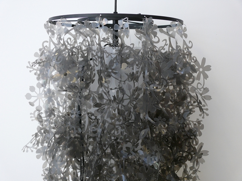 Luster závesný s kvetinovým motívom Flora, veľký | DESIGN OUTLET